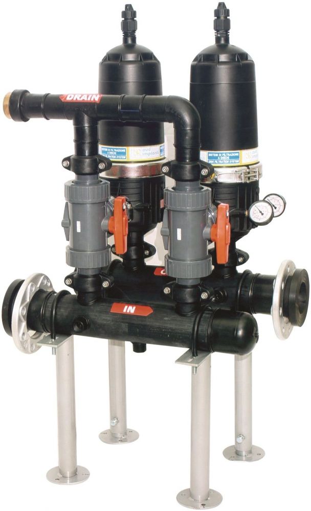 Filtration unit with disc filters, pressure gauges, three way valves